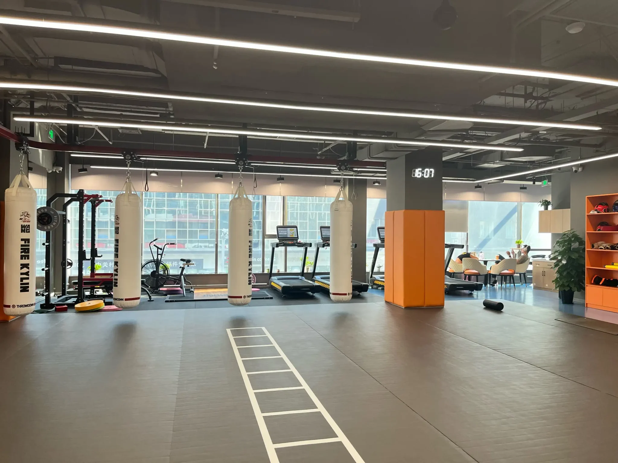 Gym Mat Thickness Guide: Choose the Right Mat for Any Facility